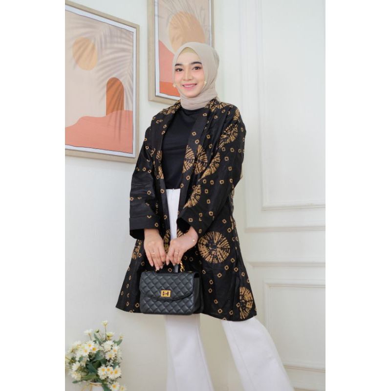 7 Rekomendasi Seragam Baju Batik Umrah Perempuan, Stylish!