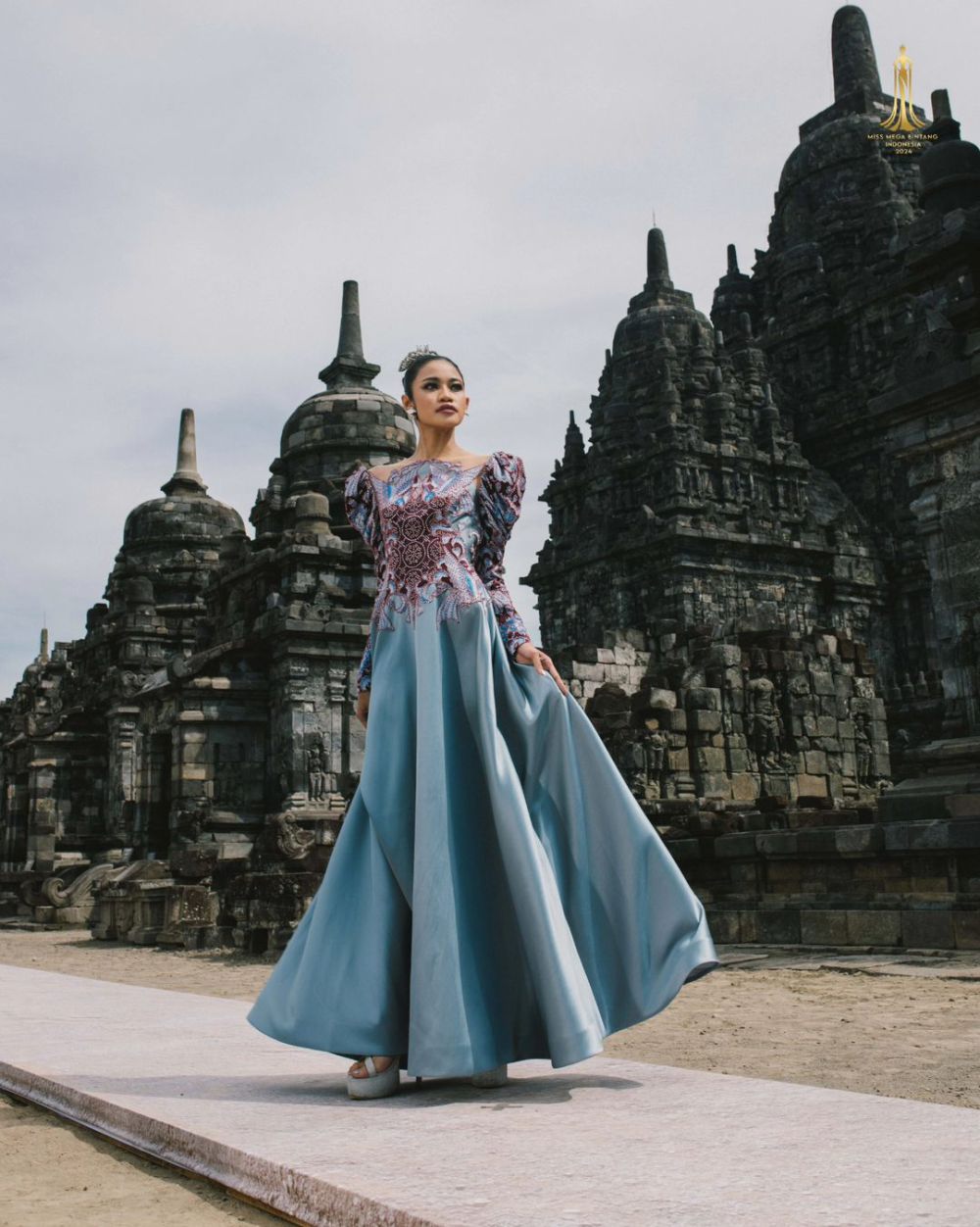 Finalis MMBI 2024 dari Jawa Saat Fashion Show di Candi Sewu