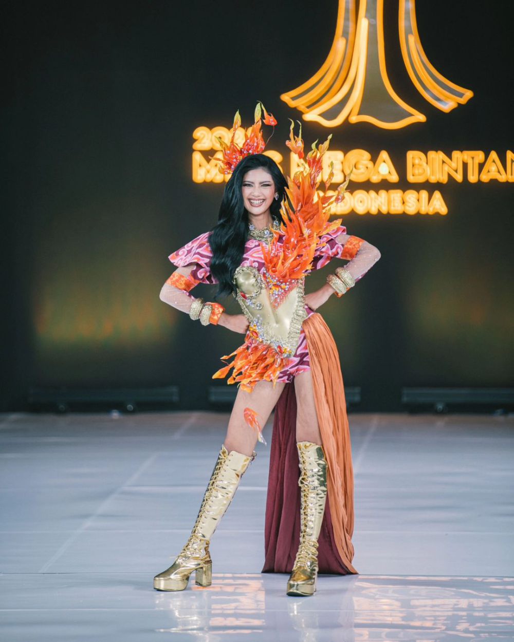 Busana Culture Festive di Preliminary Miss Mega Bintang 2024