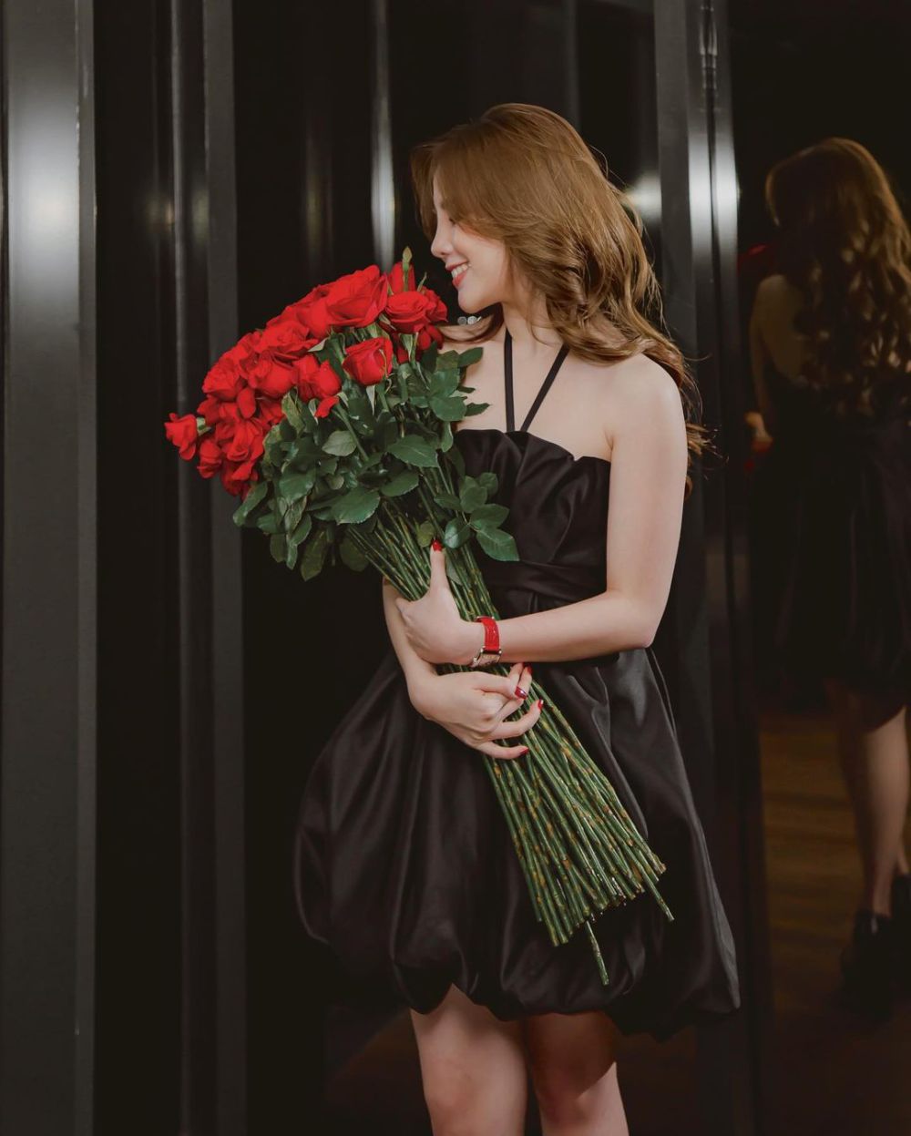 7 Inspirasi Dress Warna Hitam ala Agatha Chelsea Chic Anggun