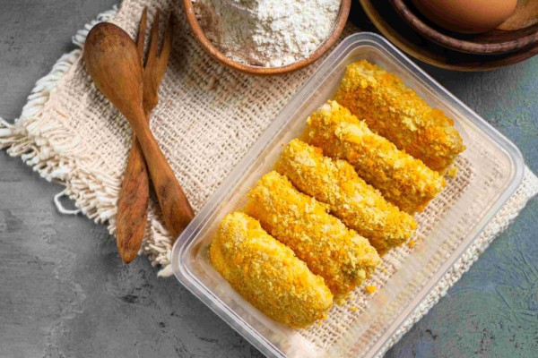 5 Tips Menggulung Risol agar Hasilnya Rapi dan Gak Ambyar