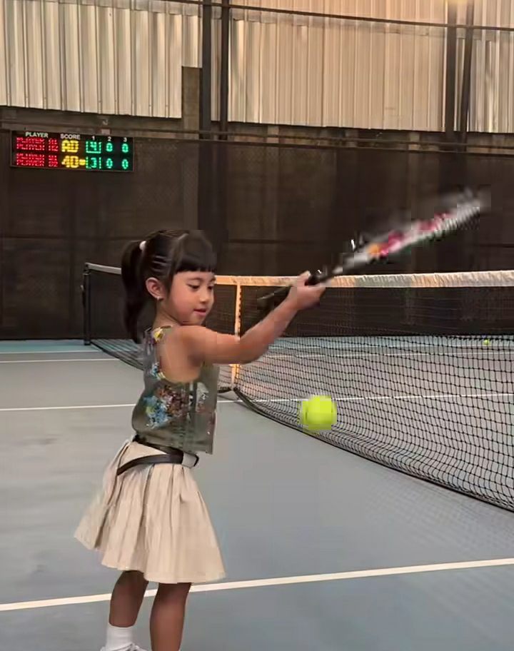 Xabiru dan Chava Ikut Main Tenis