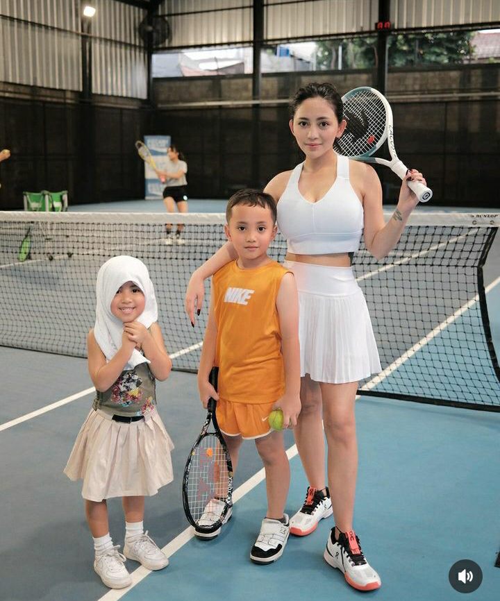 Xabiru dan Chava Ikut Main Tenis