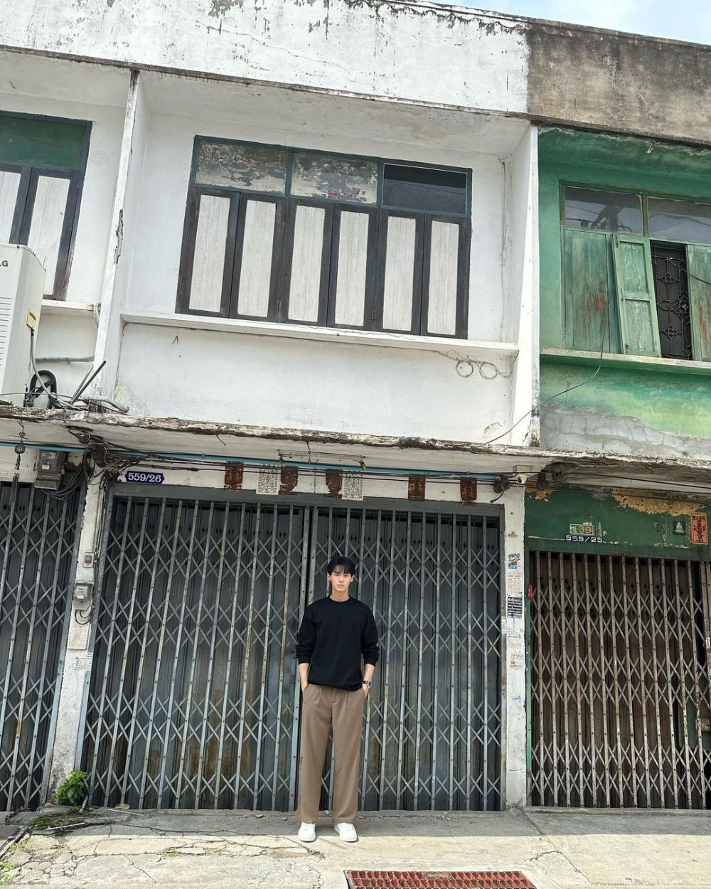 7 Inspirasi Outfit Oversized ala Win Metawin, Trendi!