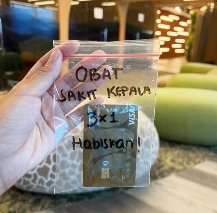 7 Meme Uang Jadi Obat Paling Mujarab untuk Segala Penyakit