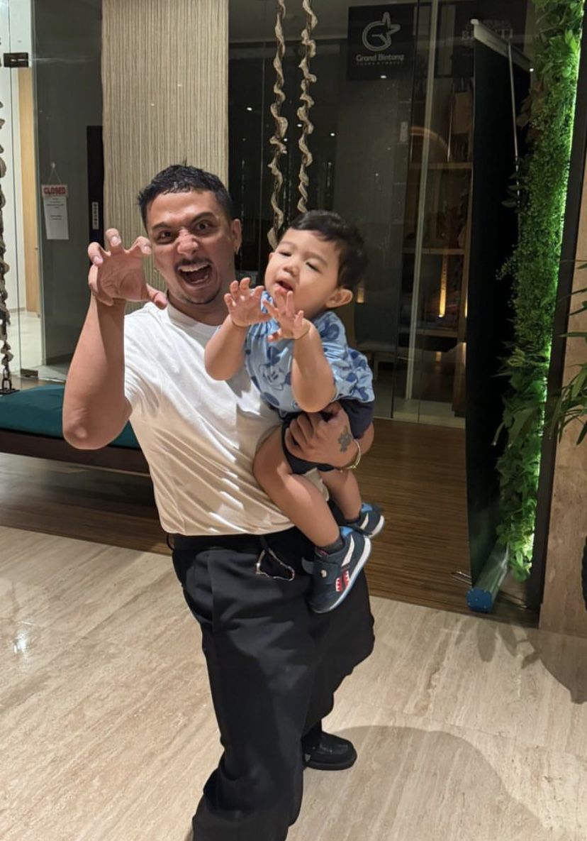 Potret Sal Priadi Ketemu Abe Cekut, Nyanyi Dari Planet Lain