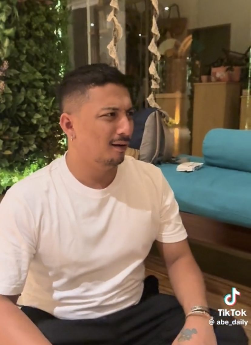 Potret Sal Priadi Ketemu Abe Cekut, Nyanyi Dari Planet Lain