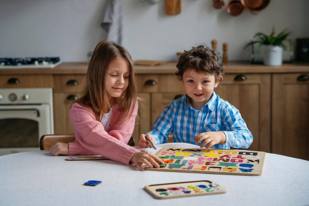 5 Ide Seru Ajak Anak Bermain di Dalam Rumah 5 Ide Seru Ajak Anak Bermain di Dalam Rumah