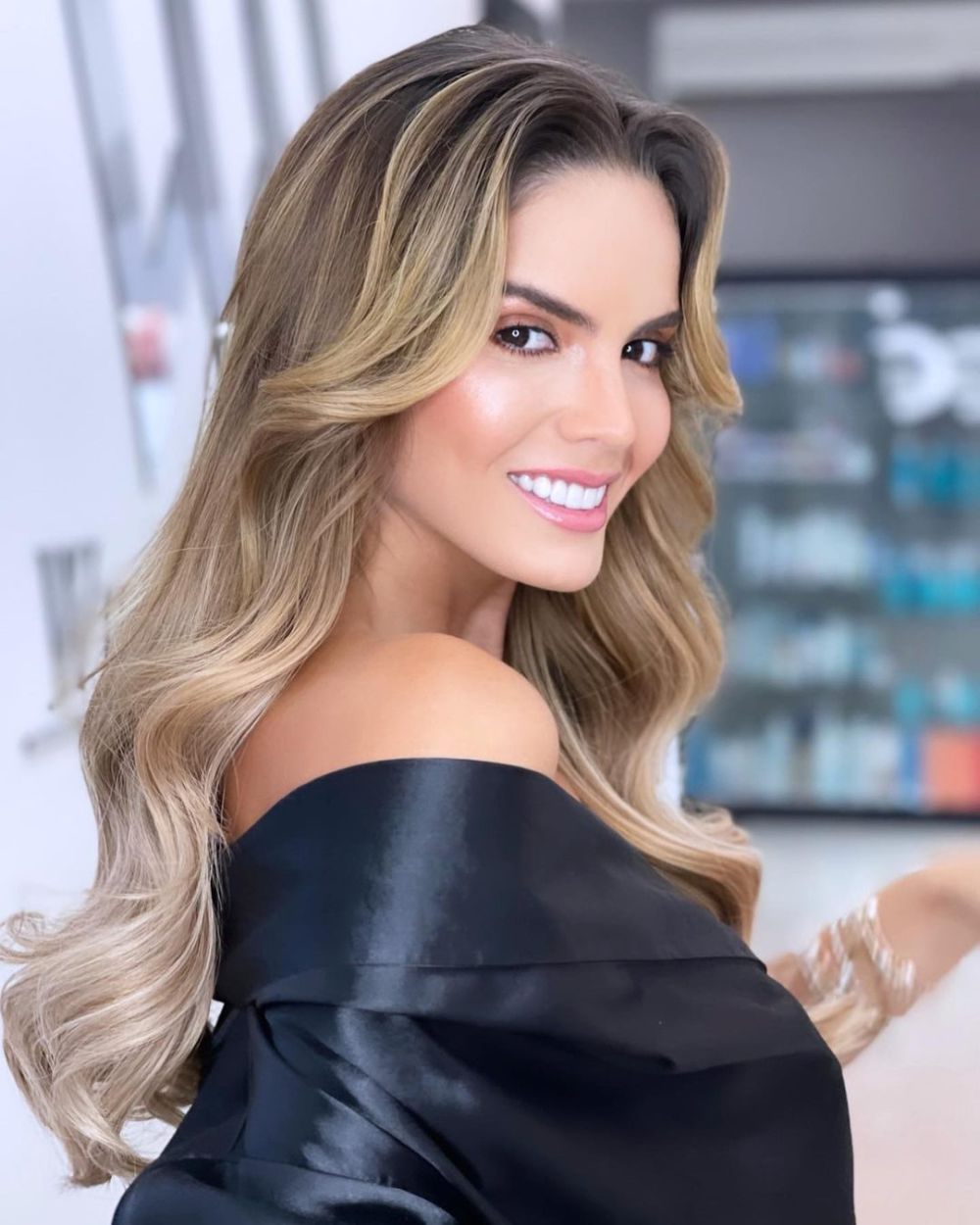 7 Potret Daniela Toloza Wakil Kolombia di Miss Universe 2024