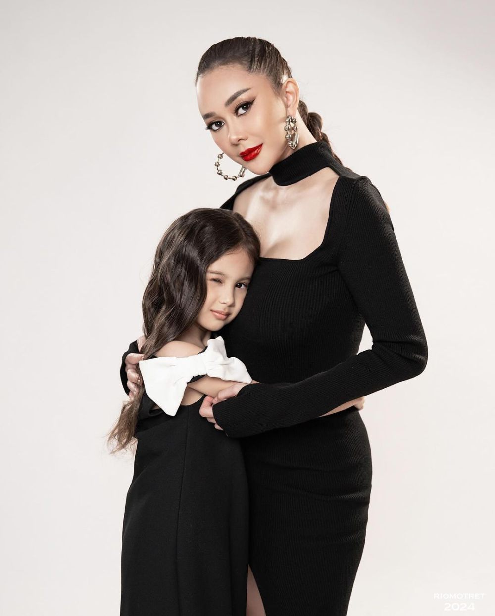 7 Momen Pemotretan Aura Kasih dan Sang Anak, Arabella, Cetar