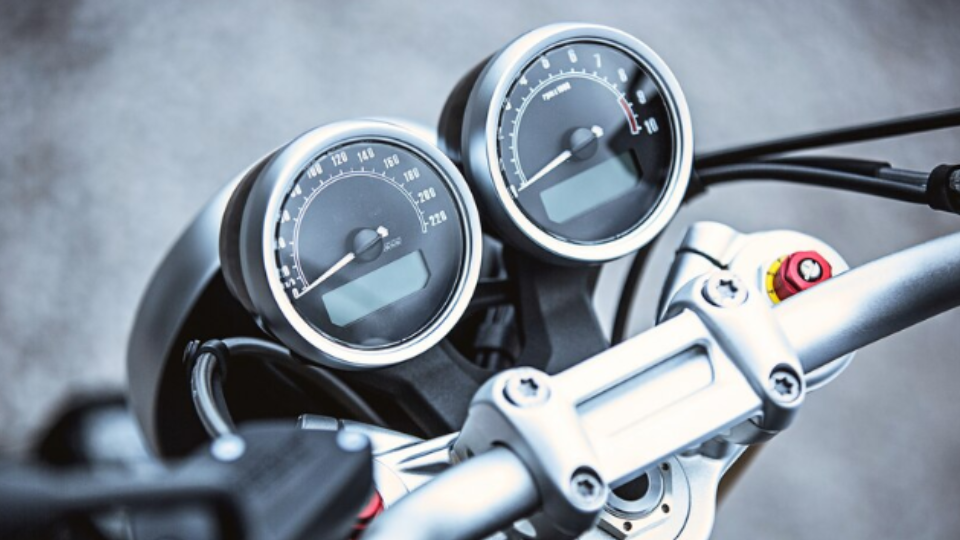 5 Tips Cegah Panel Instrumen Motor Tampak Kusam