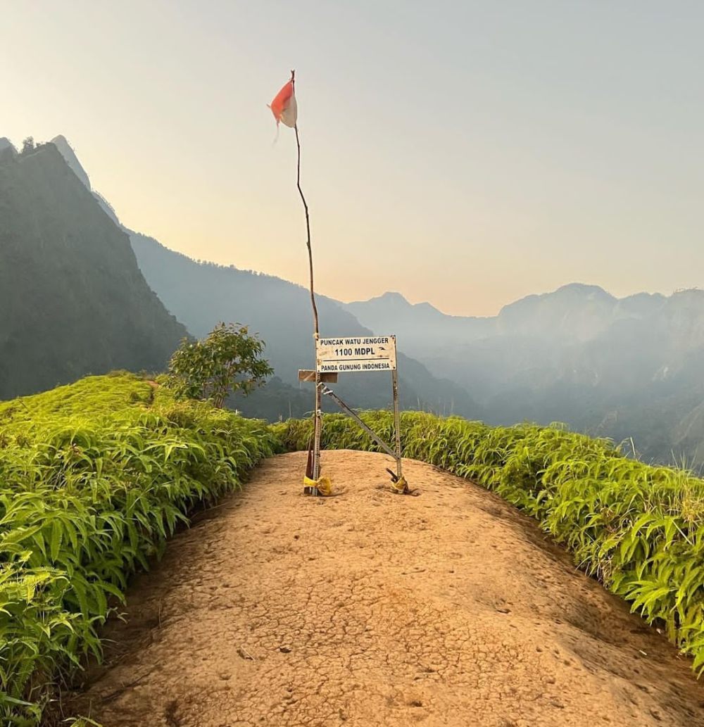 Puncak Watu Jengger Mojokerto