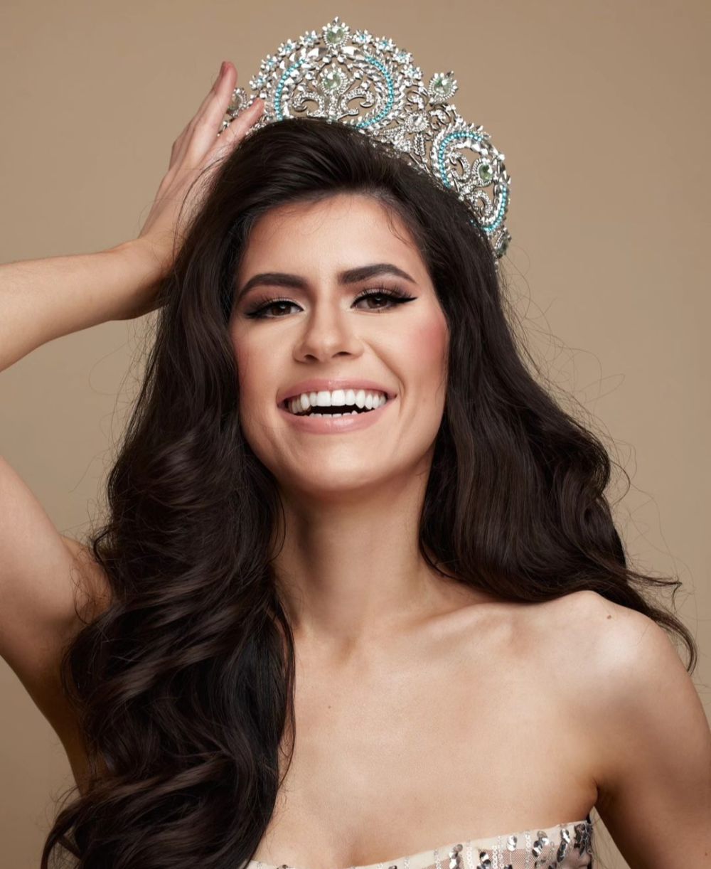 7 Potret Elizabeth Victoria Miss Supranational Belgia 2024