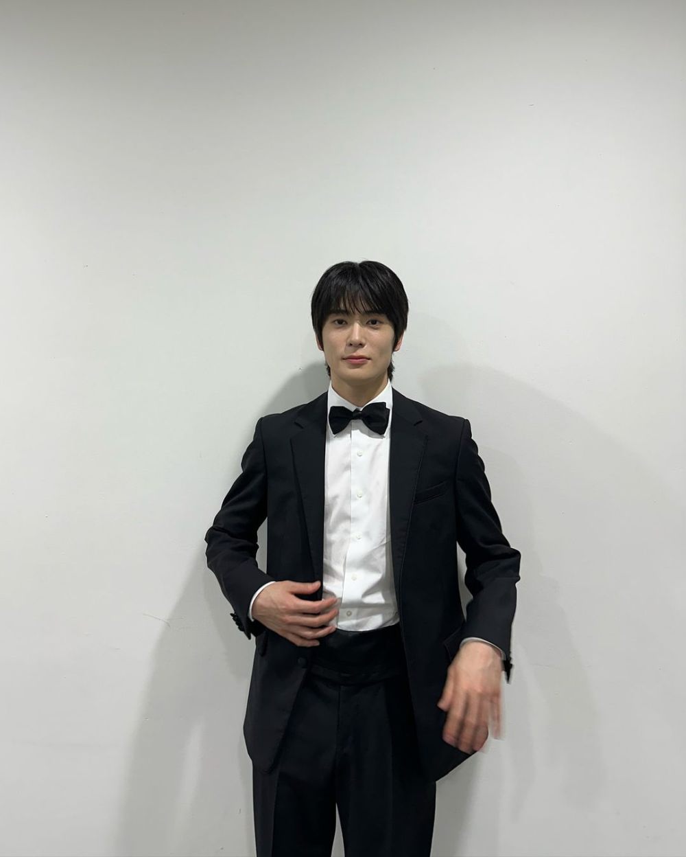 7 Potret Jaehyun NCT di BIFAN 2024, Debut Jadi Aktor Film