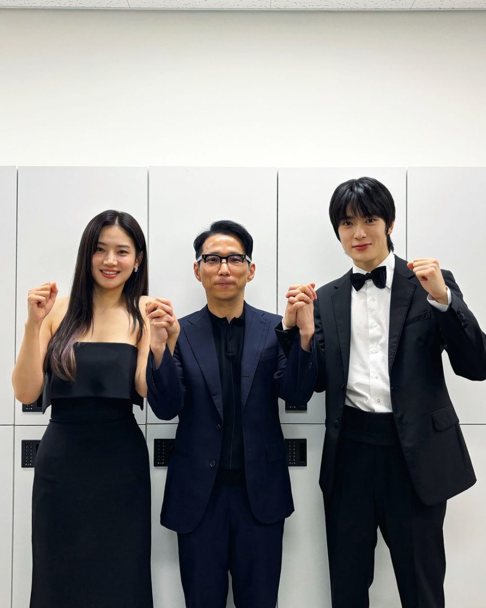 7 Potret Jaehyun NCT di BIFAN 2024, Debut Jadi Aktor Film