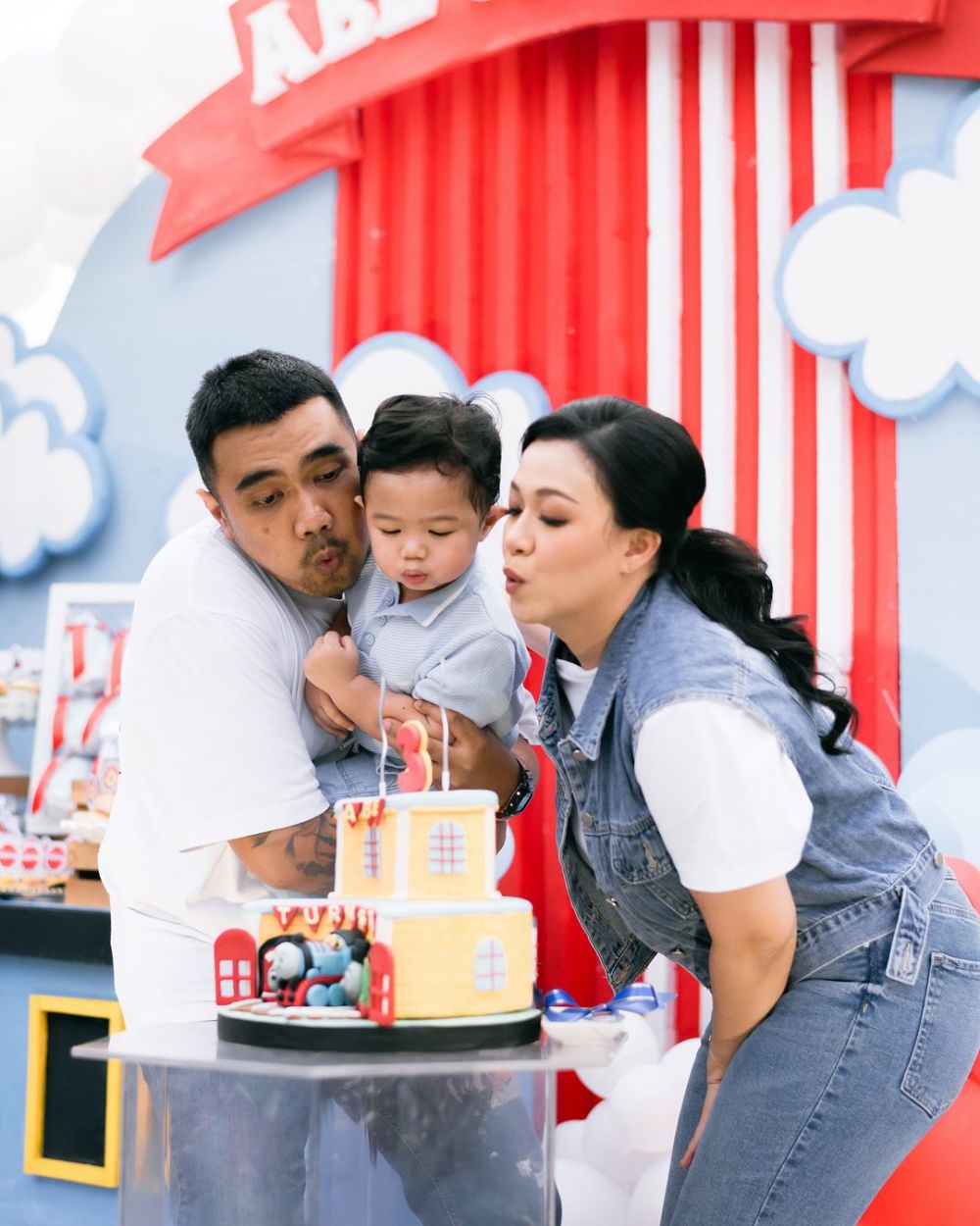 10 Potret Ulang Tahun ke-3 Abe Cekut Bertema Kereta Api