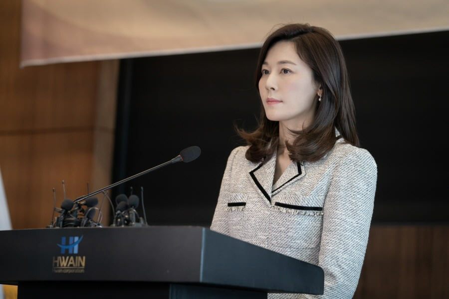 9 Fakta Pernikahan Kim Yong Kook dan Oh Wan Soo di Red Swan