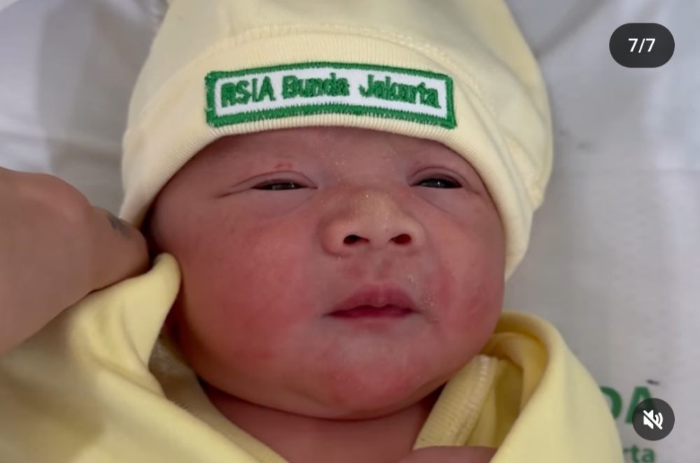 Kelahiran Putri Pertama Anggi Marito