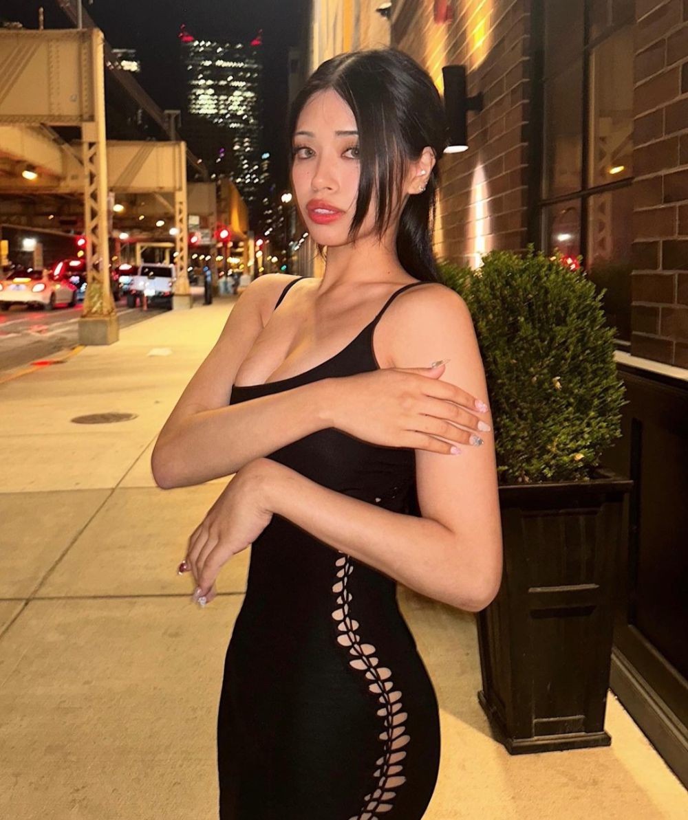 7 Potret Menawan Kaya Chakrabortty Miss Universe Jepang 2024