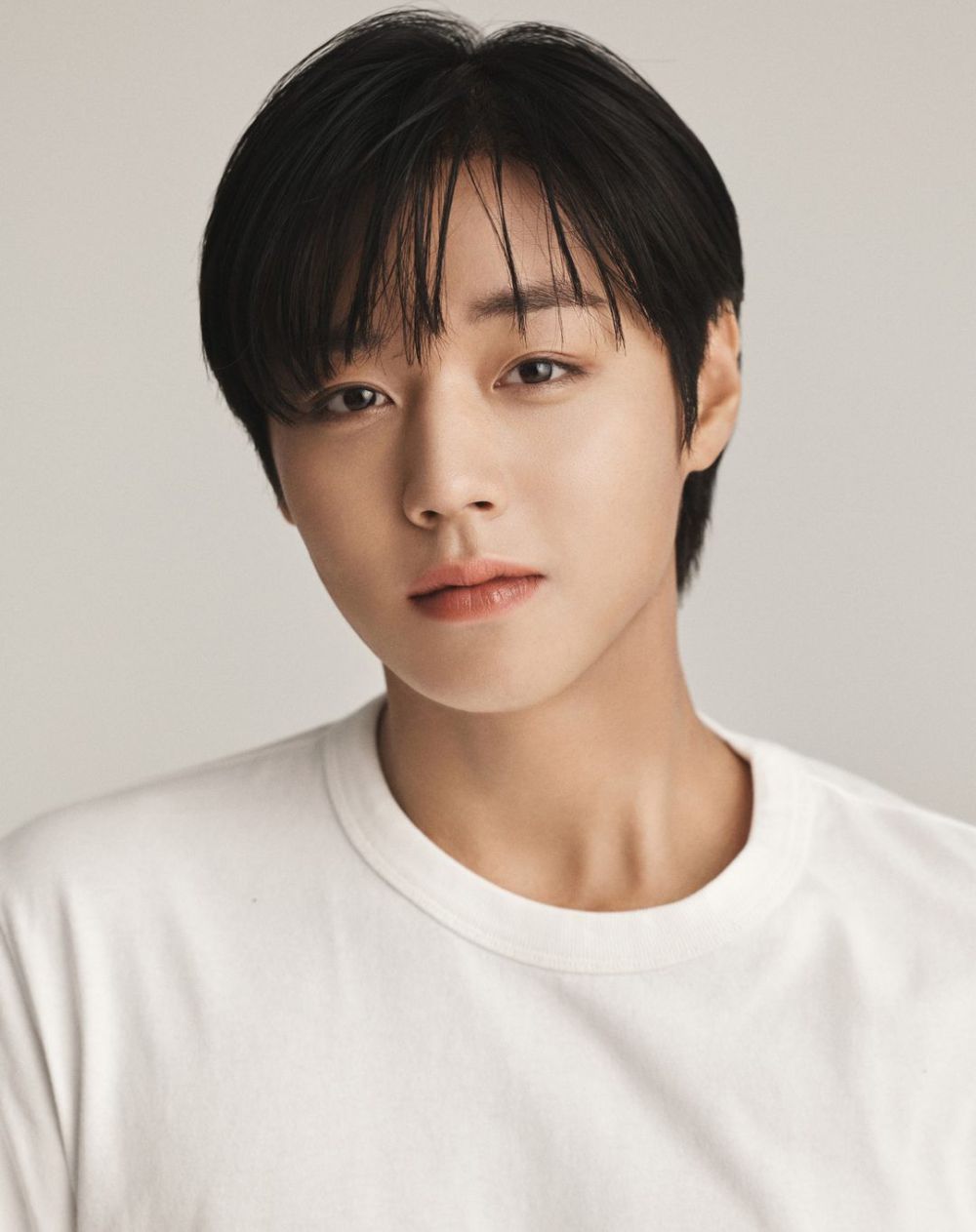 Park Ji Hoon Resmi Bergabung YY Entertainment, Fokus Akting?