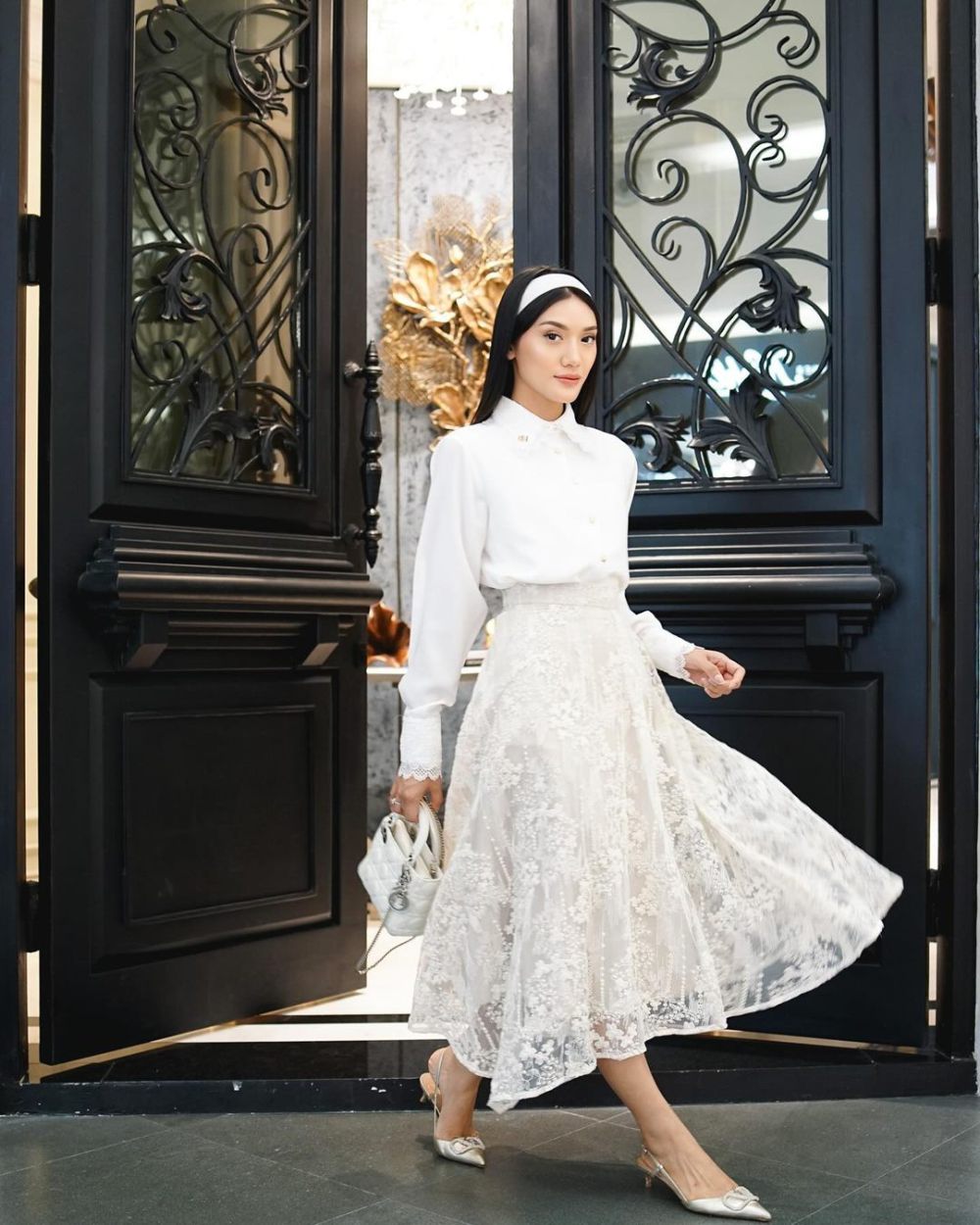 7 OOTD Smart Casual buat Kondangan, Santai dan Tetap Sopan!