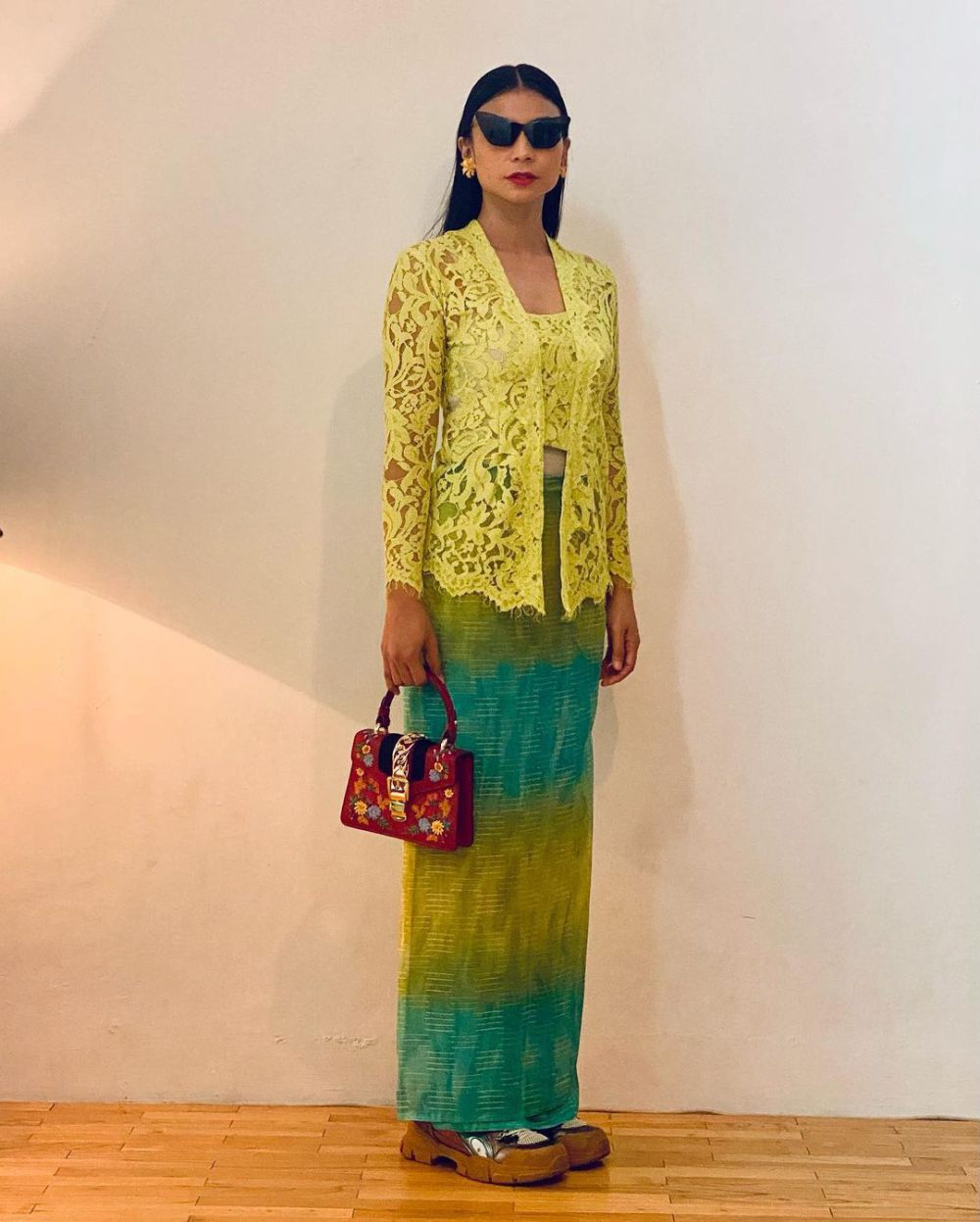 8 Styling Kebaya Tradisional yang Timeless, Fashionable!