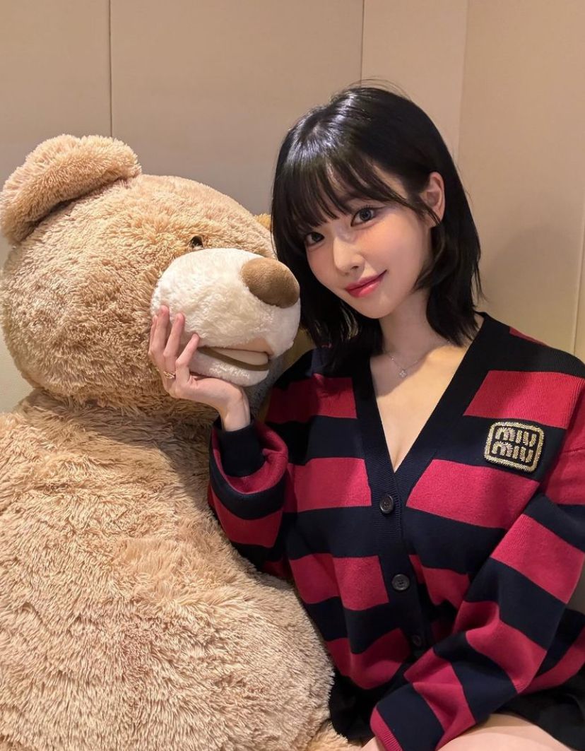 Potret Juicy Seyeon, Influencer Jalan Bareng Bang Si Hyuk