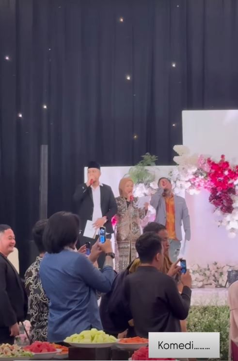 7 Potret Pesta Resepsi Keempat Pernikahan Dustin dan Ditha