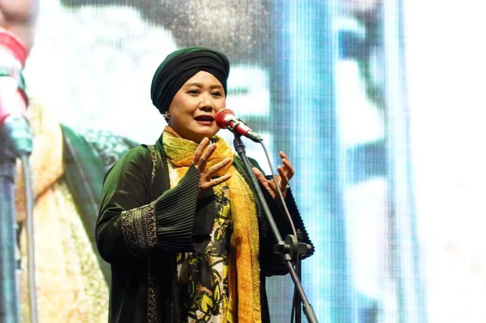 7 Gaya Turban Cagub Luluk Nur Hamidah 7 Gaya Turban Cagub Luluk Nur Hamidah