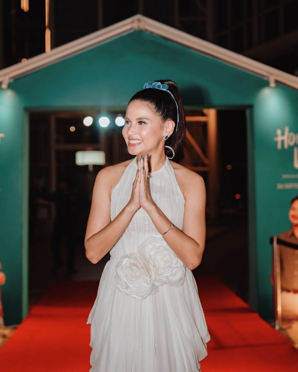 Potret Yunita Siregar di Gala Premiere Film Home Sweet Loan