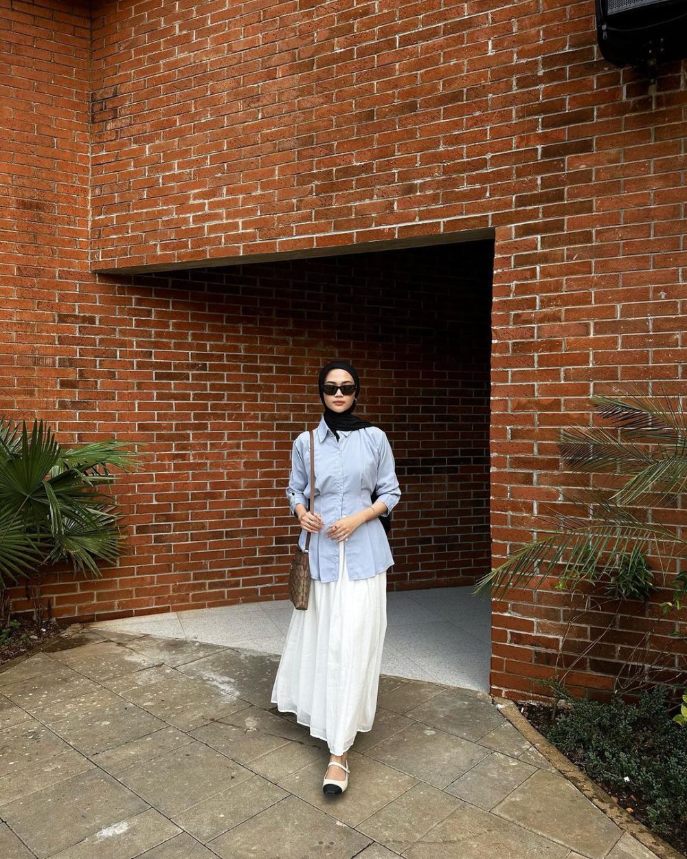 10 Ide OOTD Clean Look yang Elegan dan Minimalis