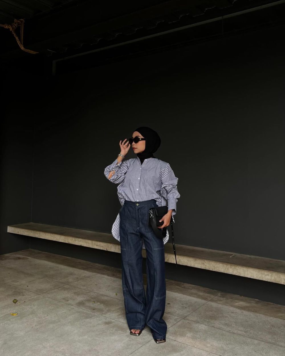 10 Ide OOTD Clean Look yang Elegan dan Minimalis