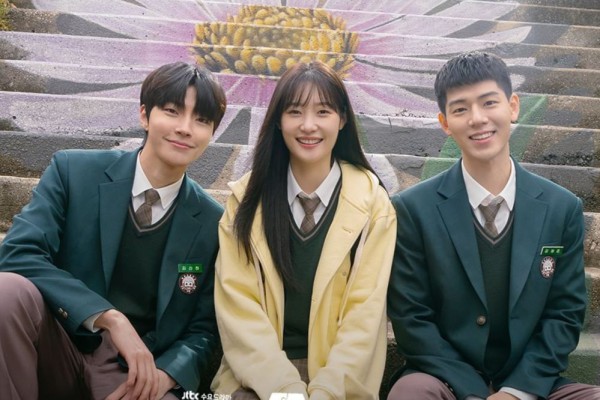 Usia Asli 8 Pemeran Siswa SMA Haedong di Family by Choice