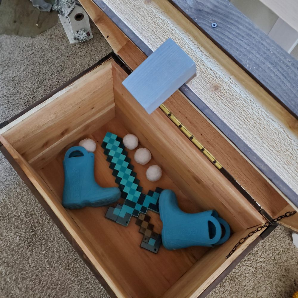 9 Karya Buatan Tangan Bertema Senjata Minecraft