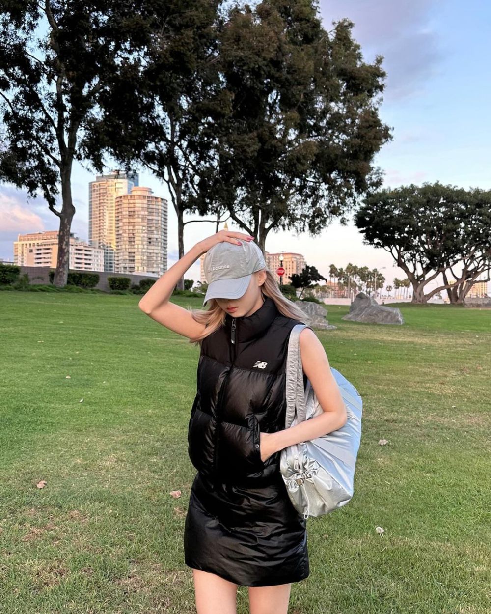 OOTD dengan Topi ala Winter aespa,