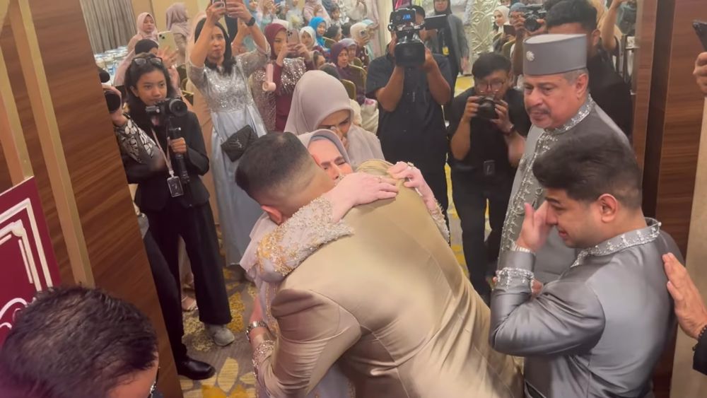 7 Potret Fadil Jaidi di Akad Nikah Yislam Jaidi Sang Kakak