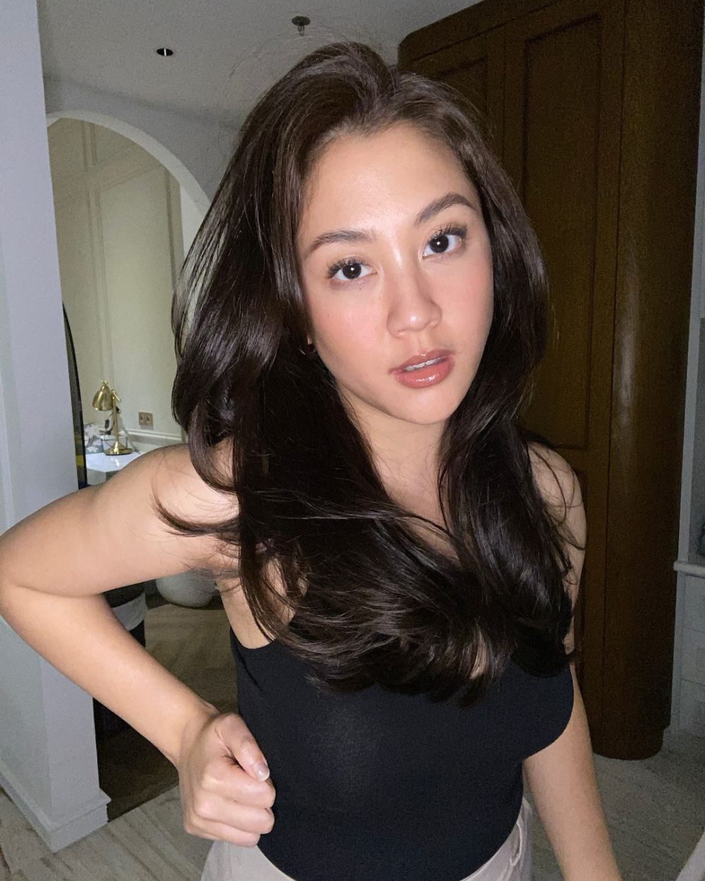 9 Inspirasi Makeup Sherina Munaf, Natural hingga Nyentrik!