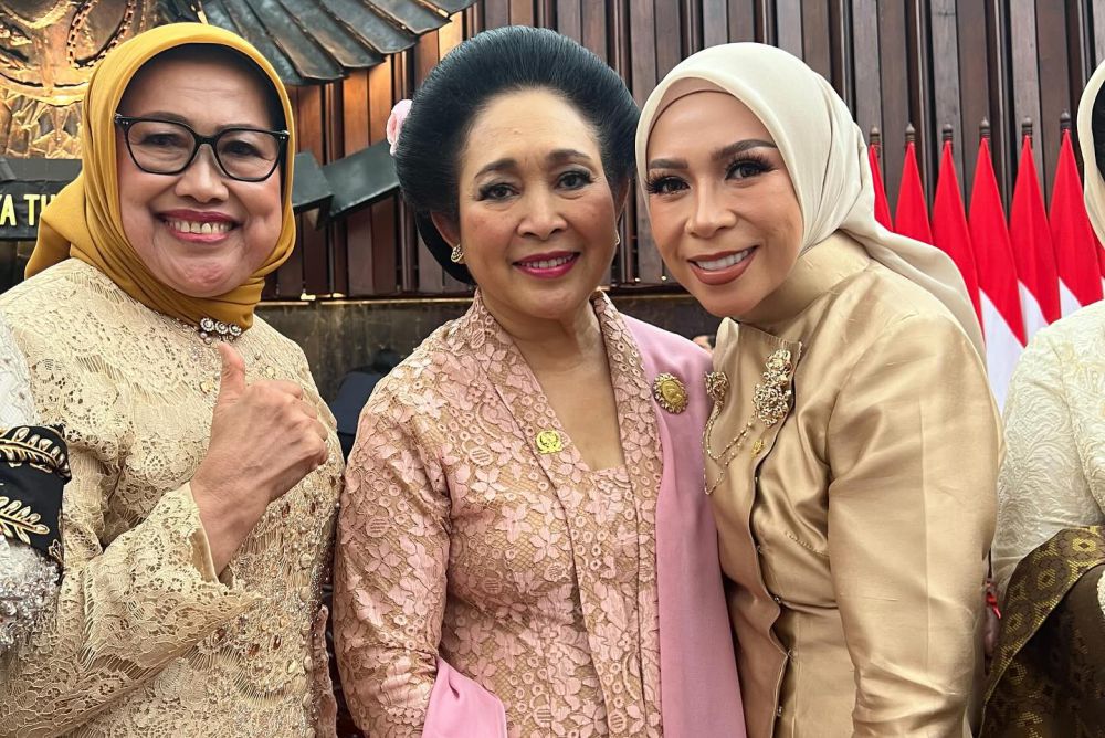 10 Potret Melly Goeslaw Dilantik jadi Anggota DPR RI, Bangga