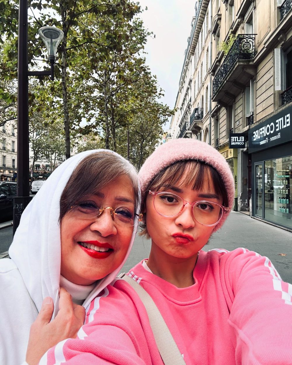 Joanna Alexandra dan Ibunda saat Liburan ke Paris