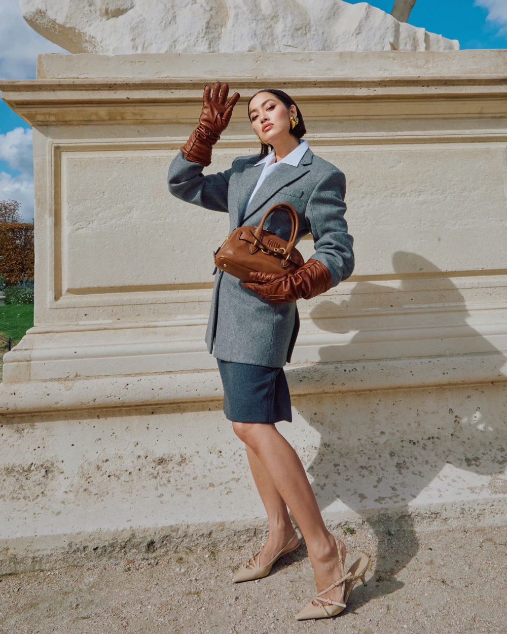 9 Referensi Busana Formal ala Tiffany Hsu, Aura jadi Beda