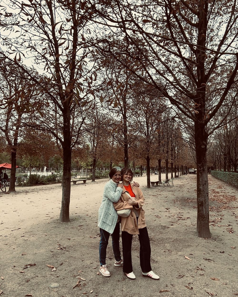 Joanna Alexandra dan Ibunda saat Liburan ke Paris