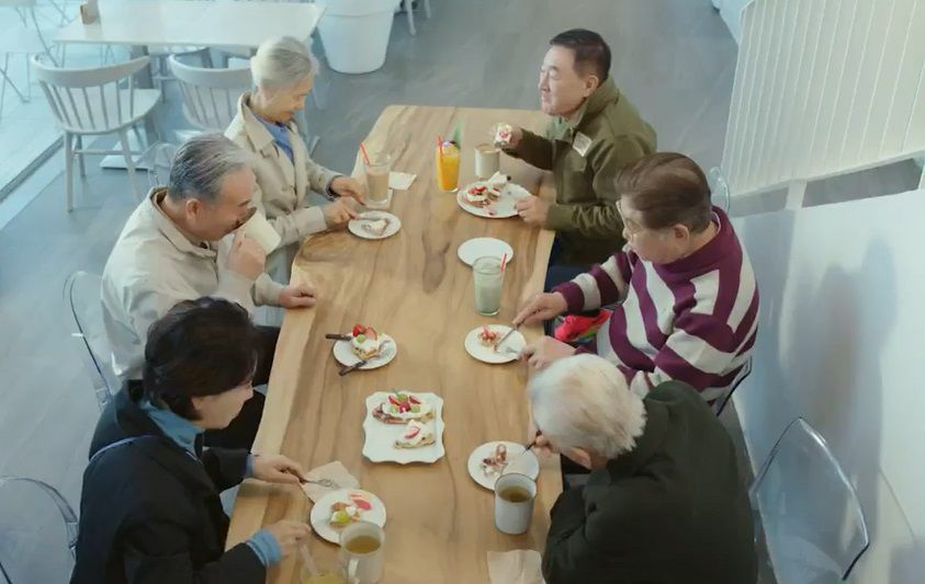 8 Momen Kebersamaan Senior Avengers di Dog Knows Everything