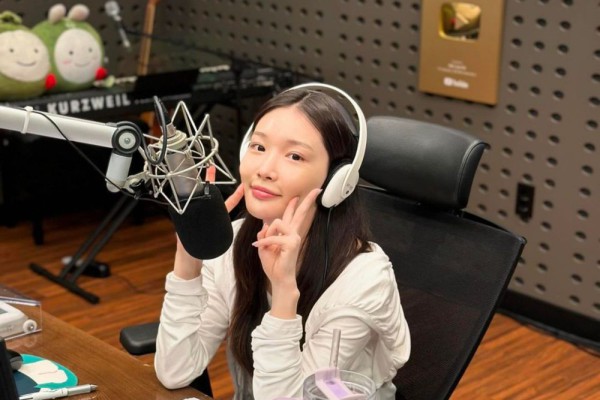 Chungha Mundur dari DJ KBS Radio Show Volume Up