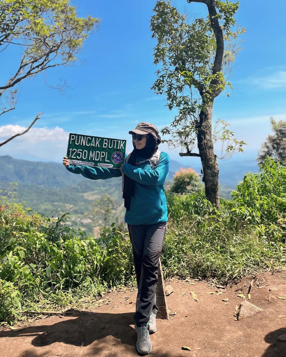 Informasi Wisata Gunung Butik Bogor
