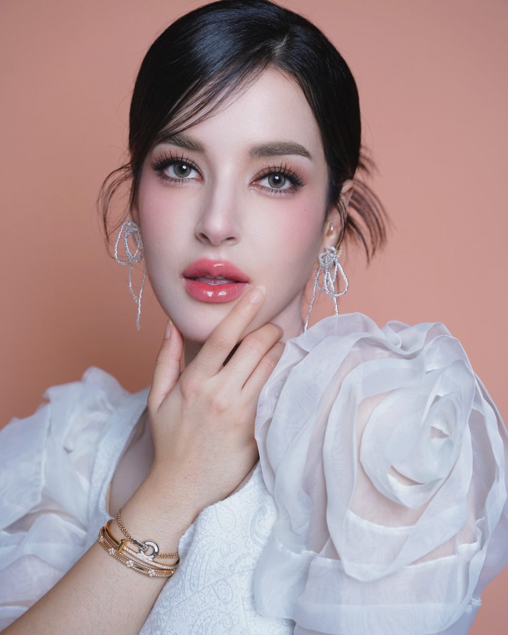 7 Potret Tasya Farasya dengan Korean Make Up Look, Pangling!