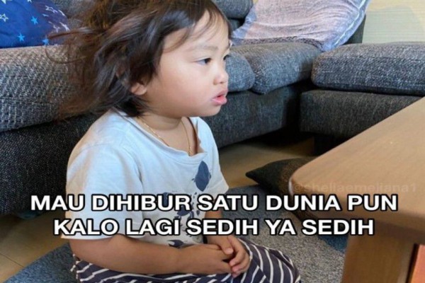 Meme Ekspresi Ritsuki yang Wakili Isi Hati