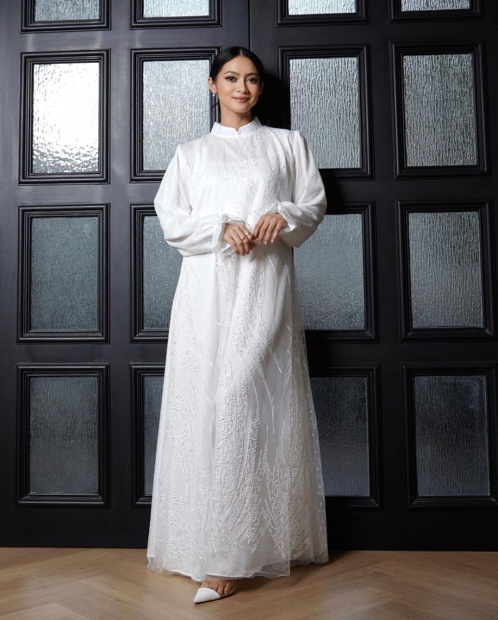 9 Koleksi Dress ala Rini Yulianti, Bikin Tampilanmu Anggun