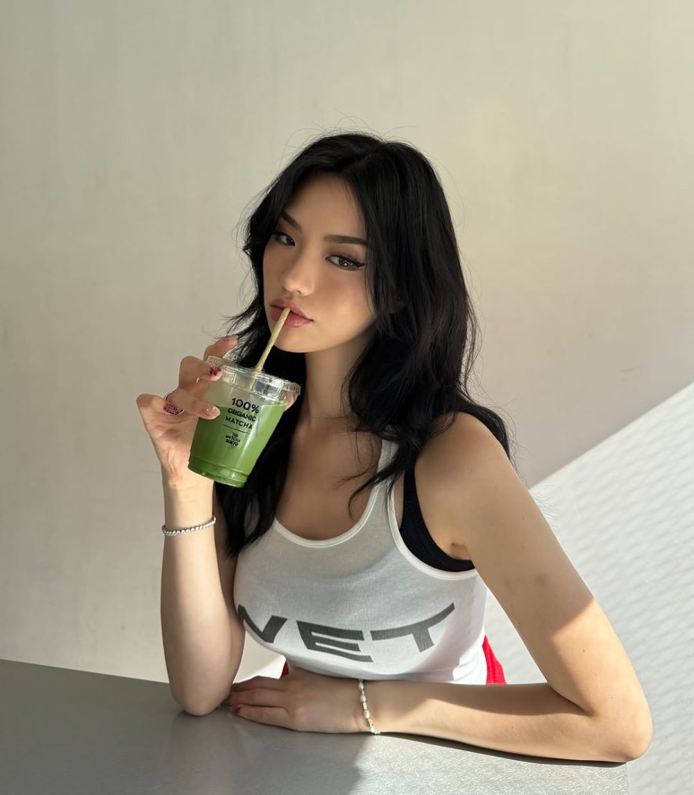 9 Inspirasi Makeup ala Amberly Yang, Tampil Fresh!