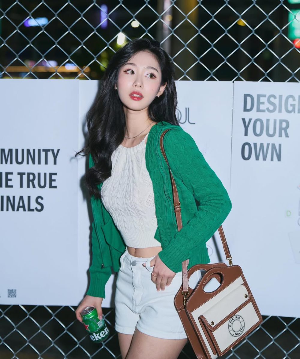 9 Inspirasi OOTD ala Amy Flamy, Cute Banget!