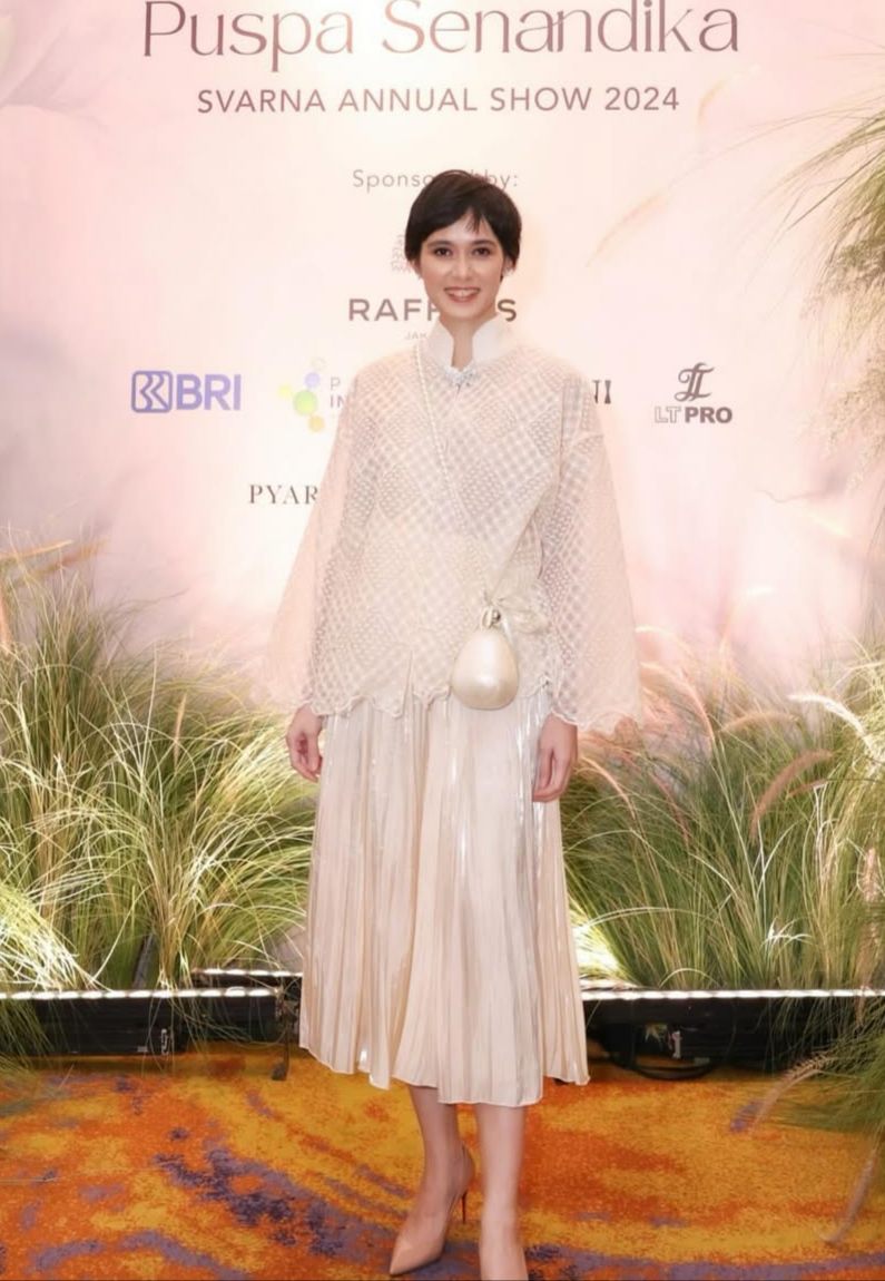 12 OOTD Feminin Chic ala Renata Kusmanto yang Timeless!